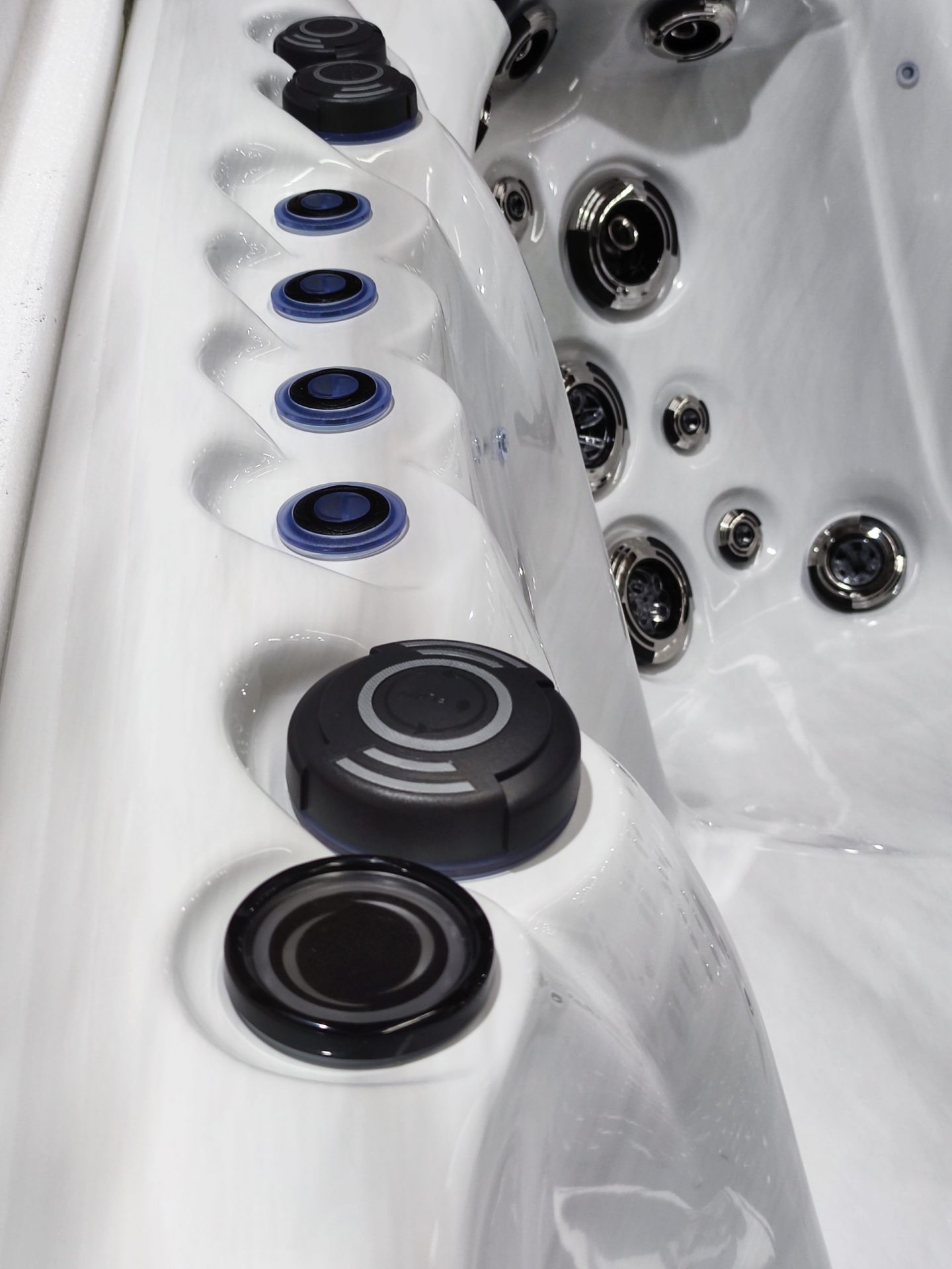 Orion Therapy Hot Tub - Hot Tubs & Swim Spas